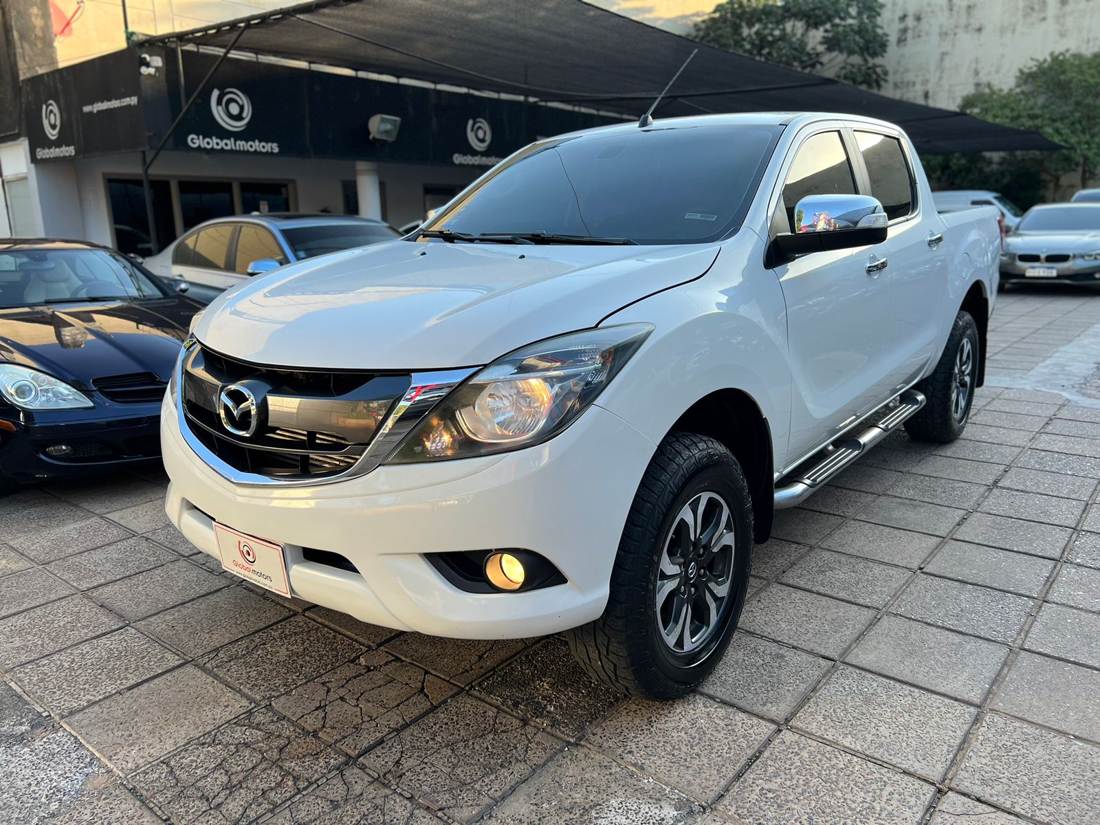 Mazda BT50 4x4 2018 • Globalmotors • Automotora, Asunción de Paraguay